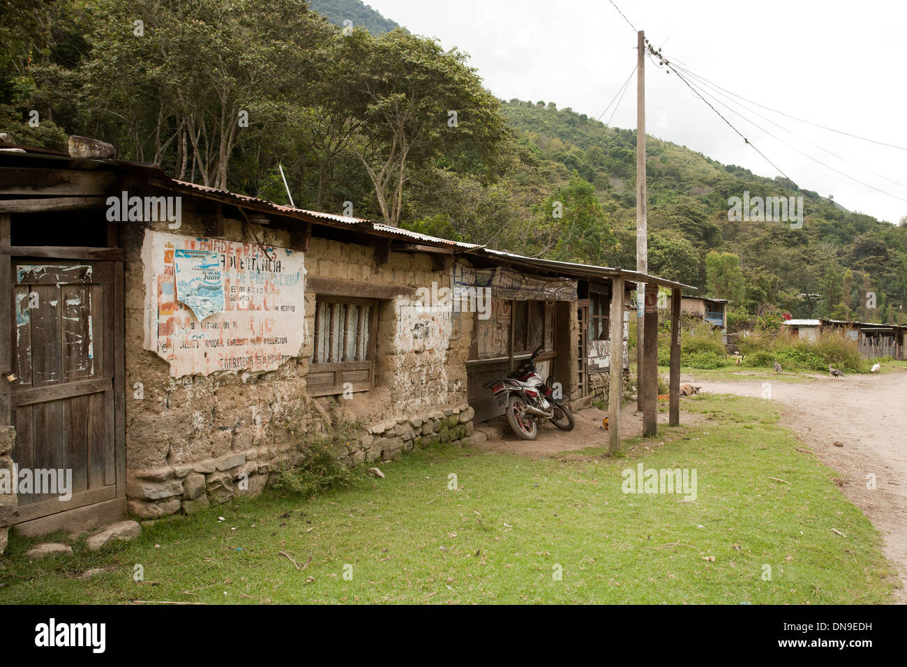 Peruvian village hi-res stock photography and images - Alamy
