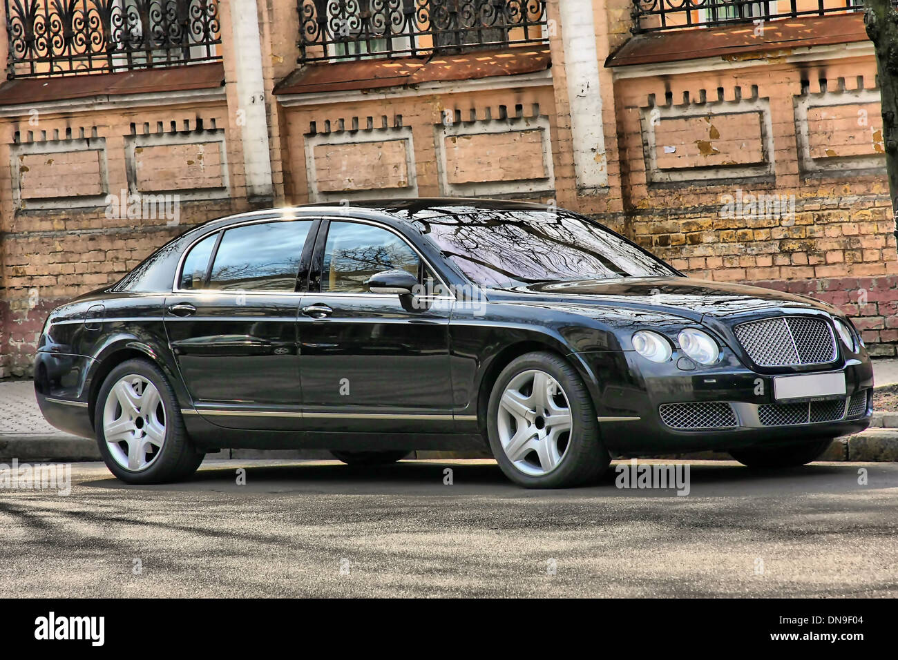 Flying spur hi-res stock photography and images - Alamy