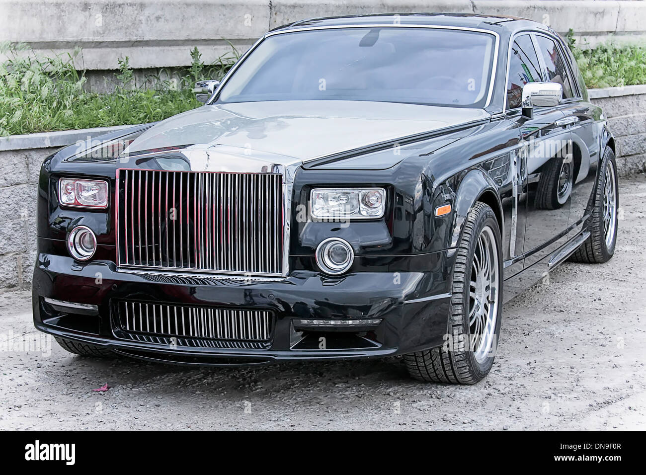 Silver Rolls Royce Phantom High Resolution Stock Photography and Images ...