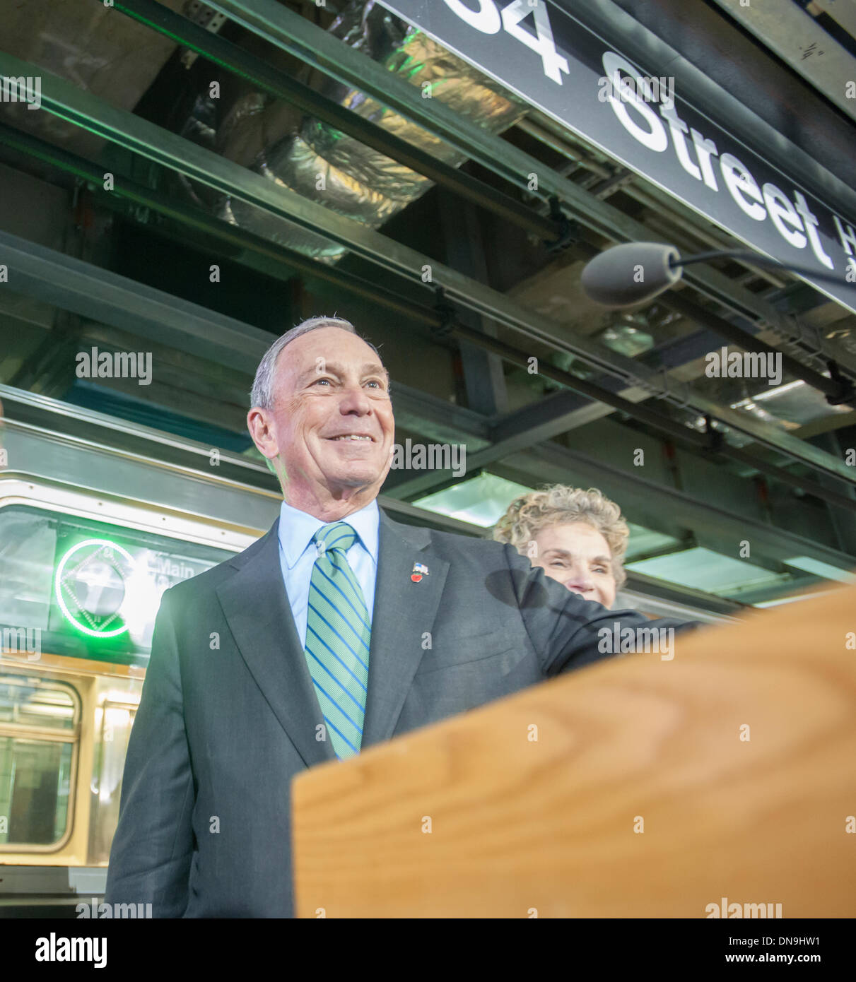 Bloomberg terminal hi-res stock photography and images - Alamy