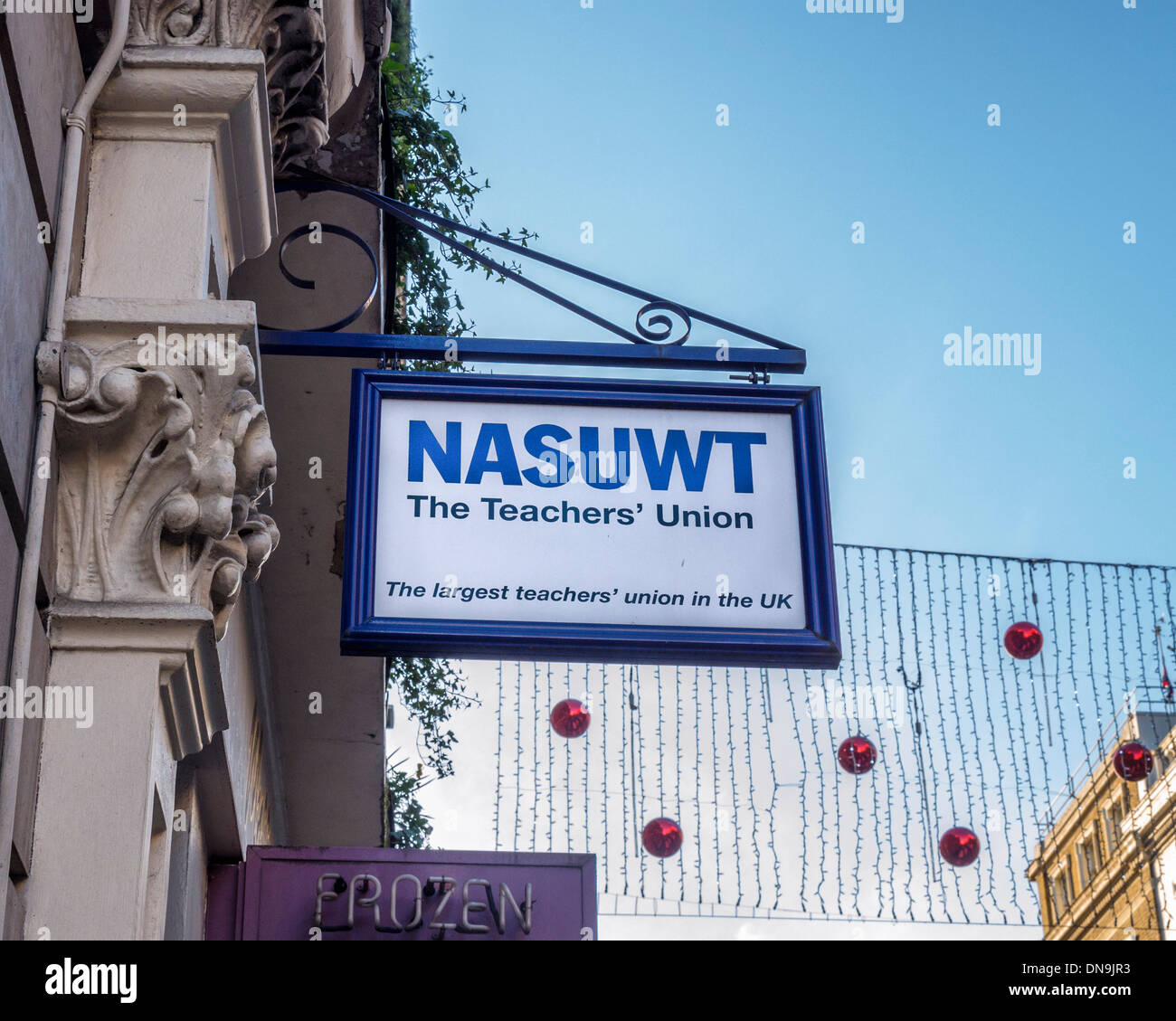 The largest teachers union in the uk hi-res stock photography and ...