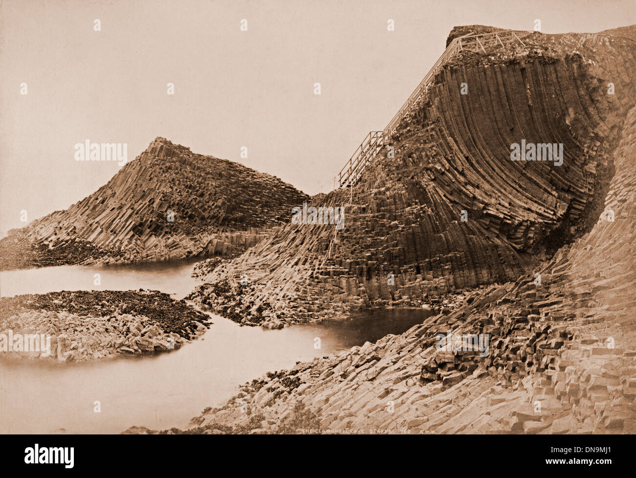 Clamshell cave hi-res stock photography and images - Alamy