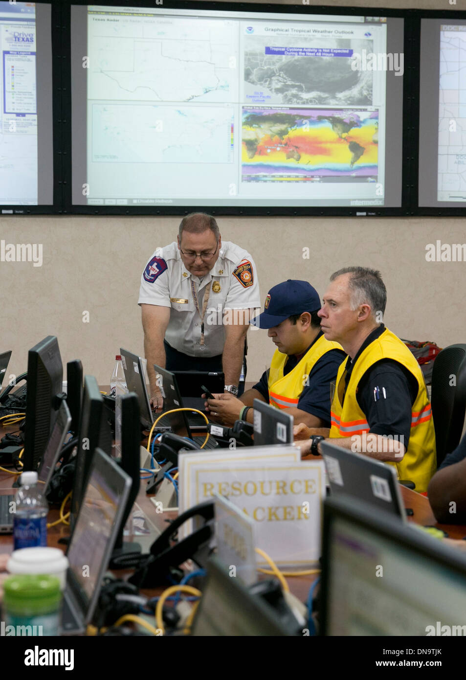 State emergency department of management hi-res stock photography and ...