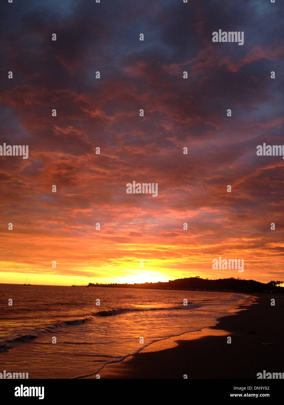 Beach at sunset in Santa Barbara, California Stock Photo - Alamy