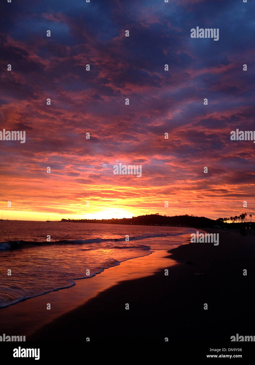 Beach at sunset in Santa Barbara, California Stock Photo - Alamy