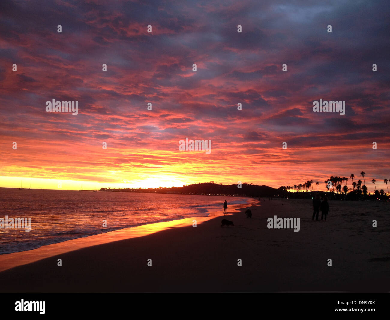 Beach at sunset in Santa Barbara, California Stock Photo - Alamy