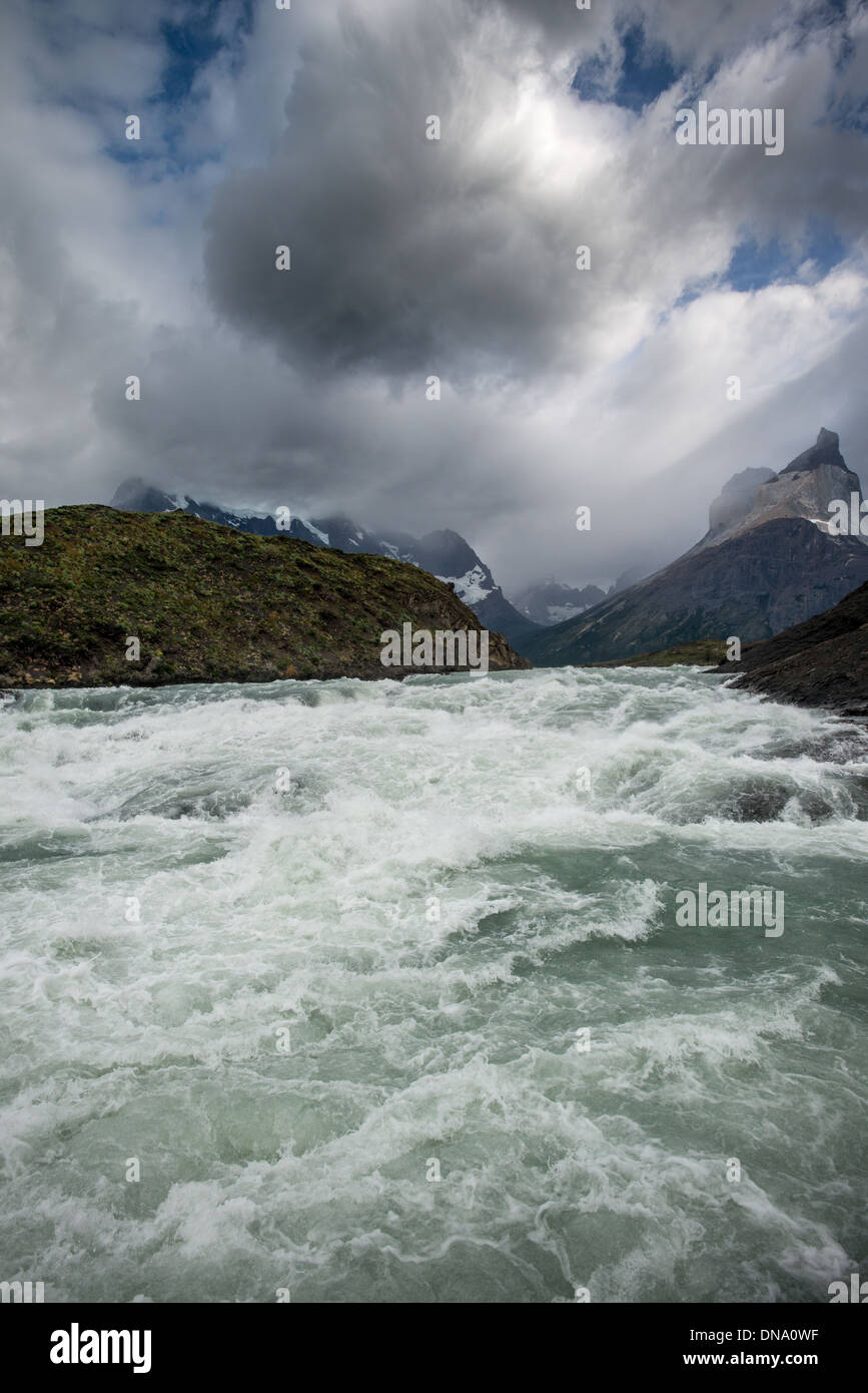 Chile torres del paine national park hi-res stock photography and ...
