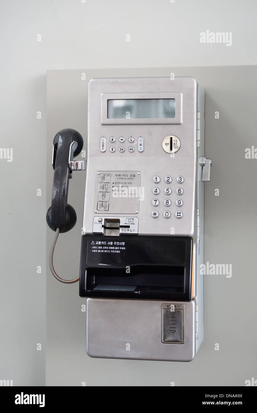 Payphone keypad hi-res stock photography and images - Alamy