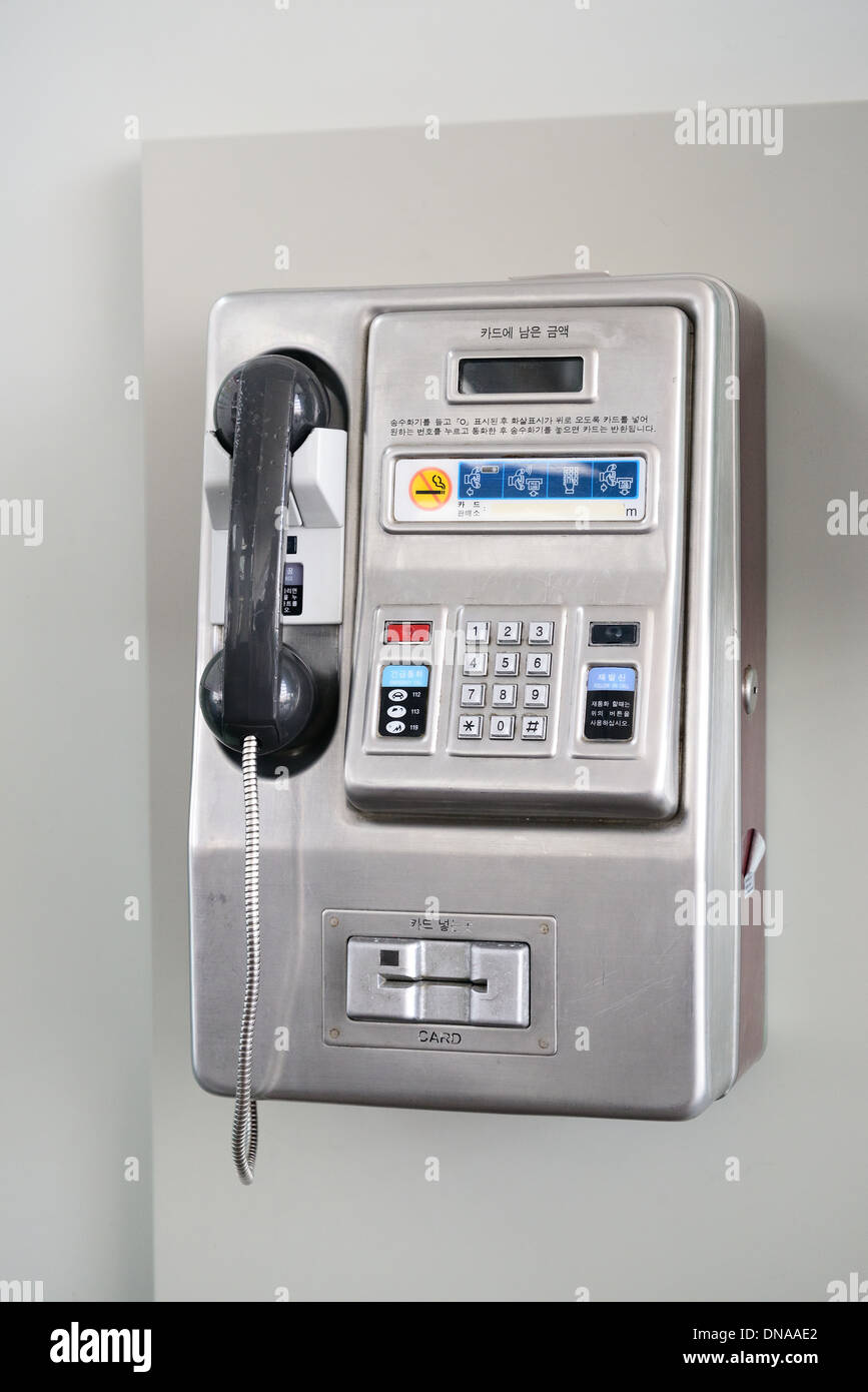 Payphone hi-res stock photography and images - Alamy