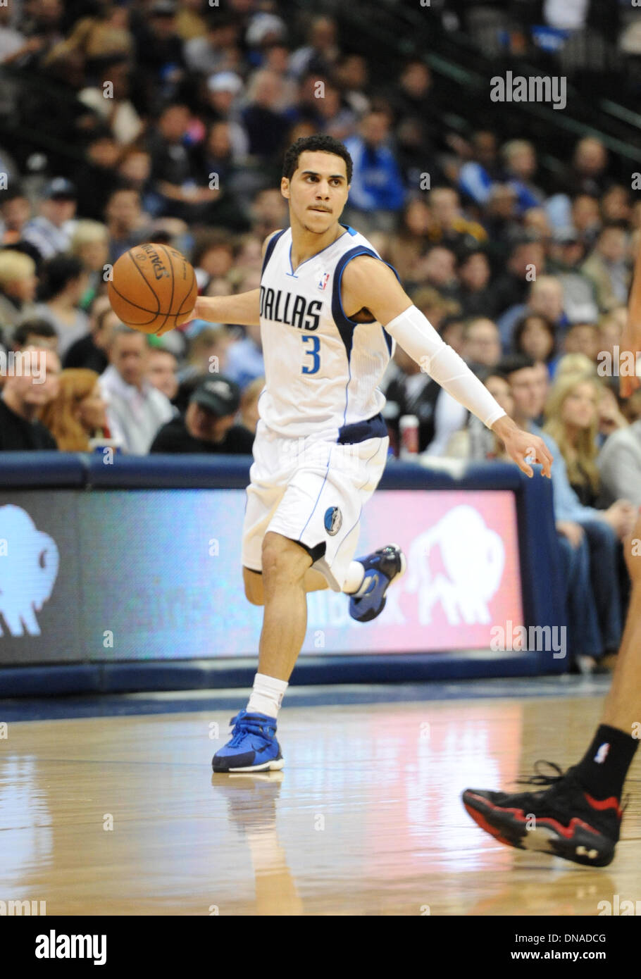 Dallas, Texas, USA. 20th Dec 2013. Dallas Mavericks point guard Shane ...
