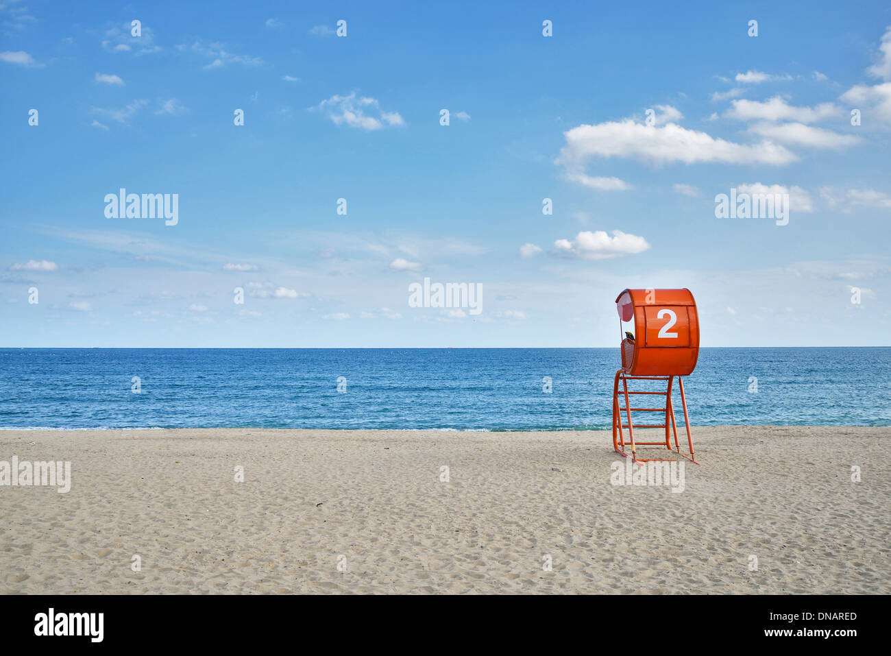 Lifeguard tower hi-res stock photography and images - Alamy