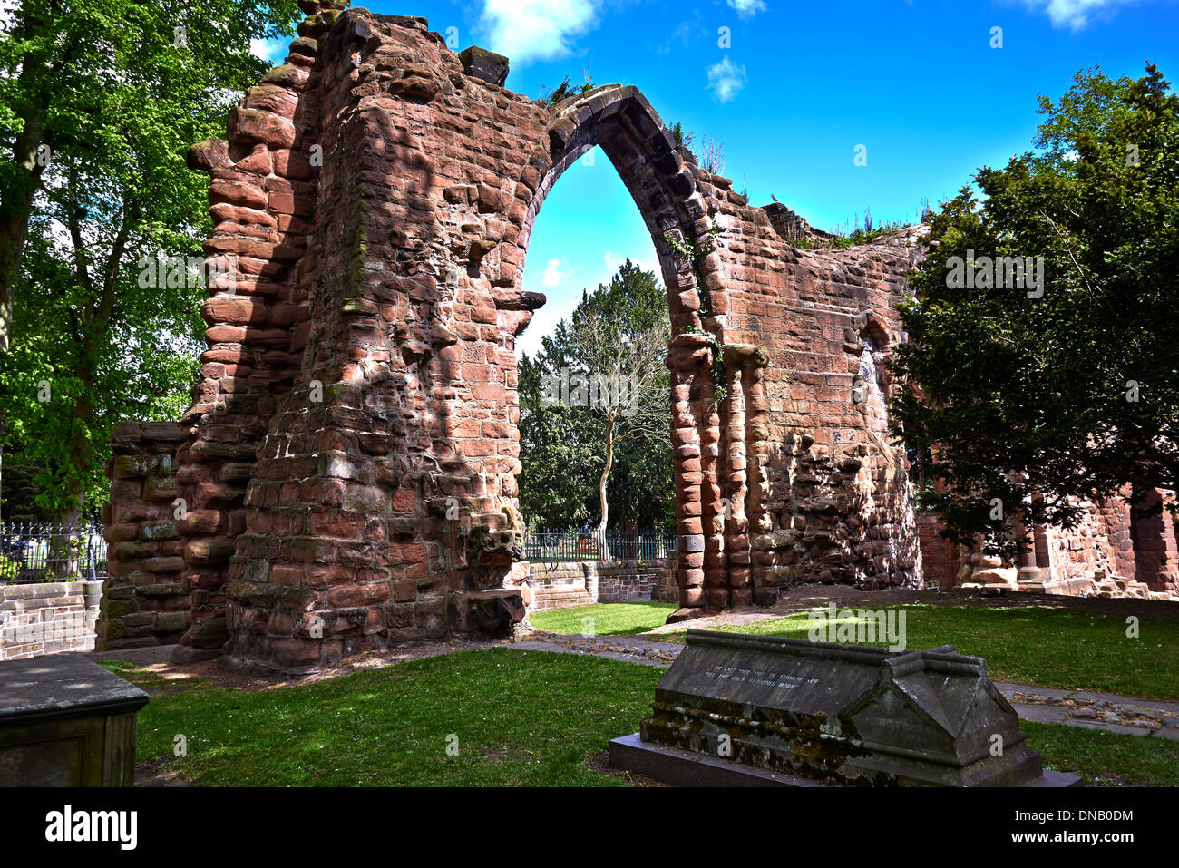 St john's church chester hi-res stock photography and images - Alamy