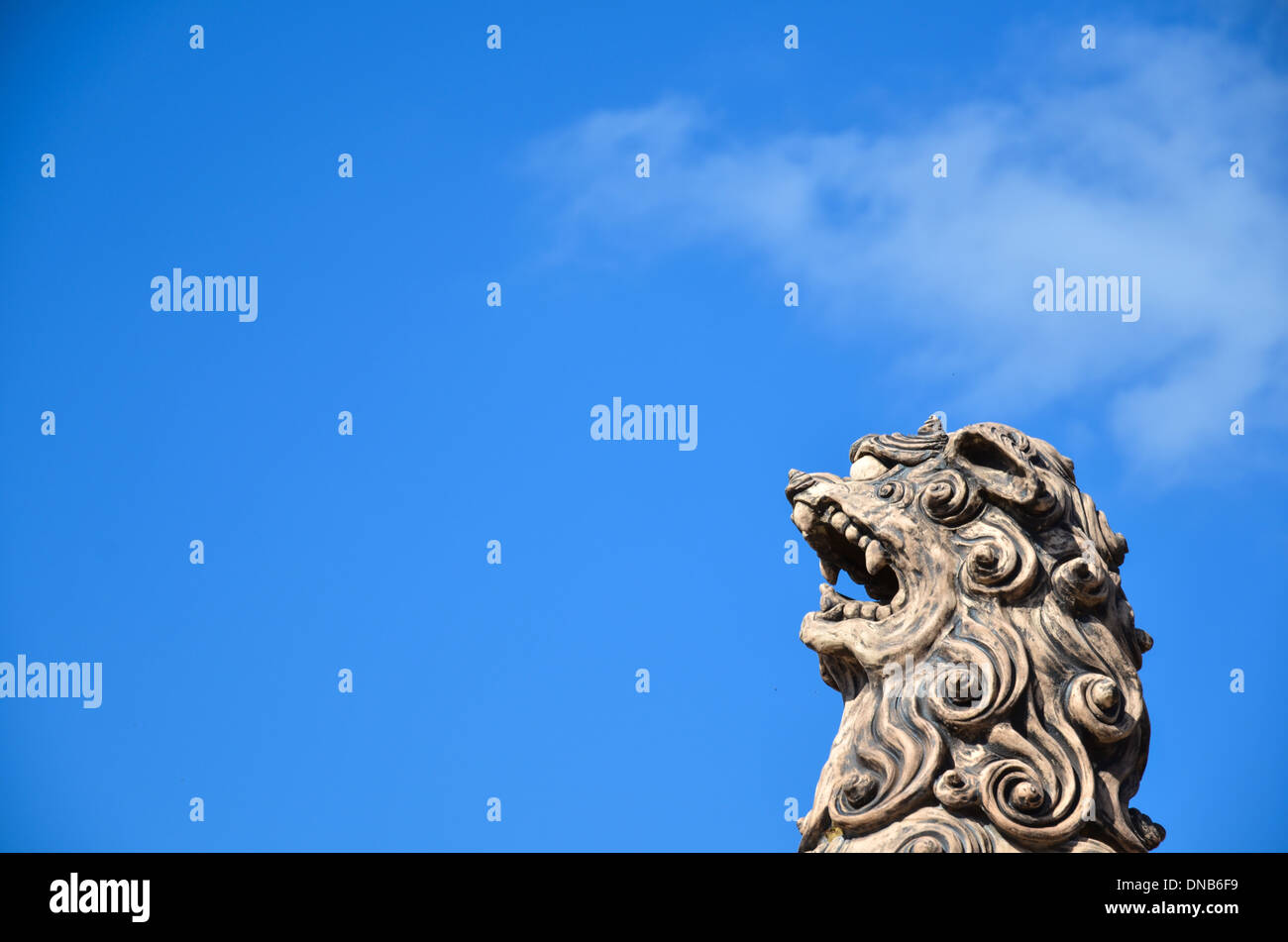 Okinawa shisa hi-res stock photography and images - Alamy