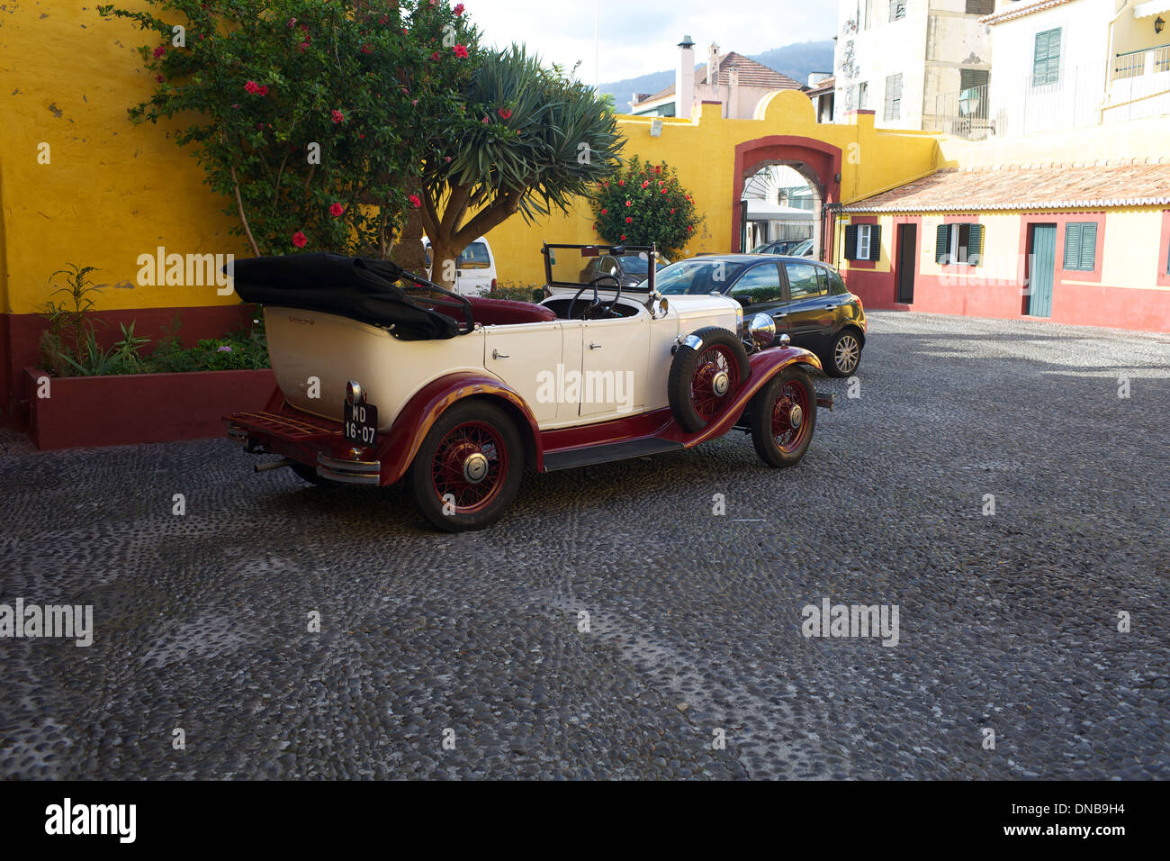 Retro motors hi-res stock photography and images - Alamy