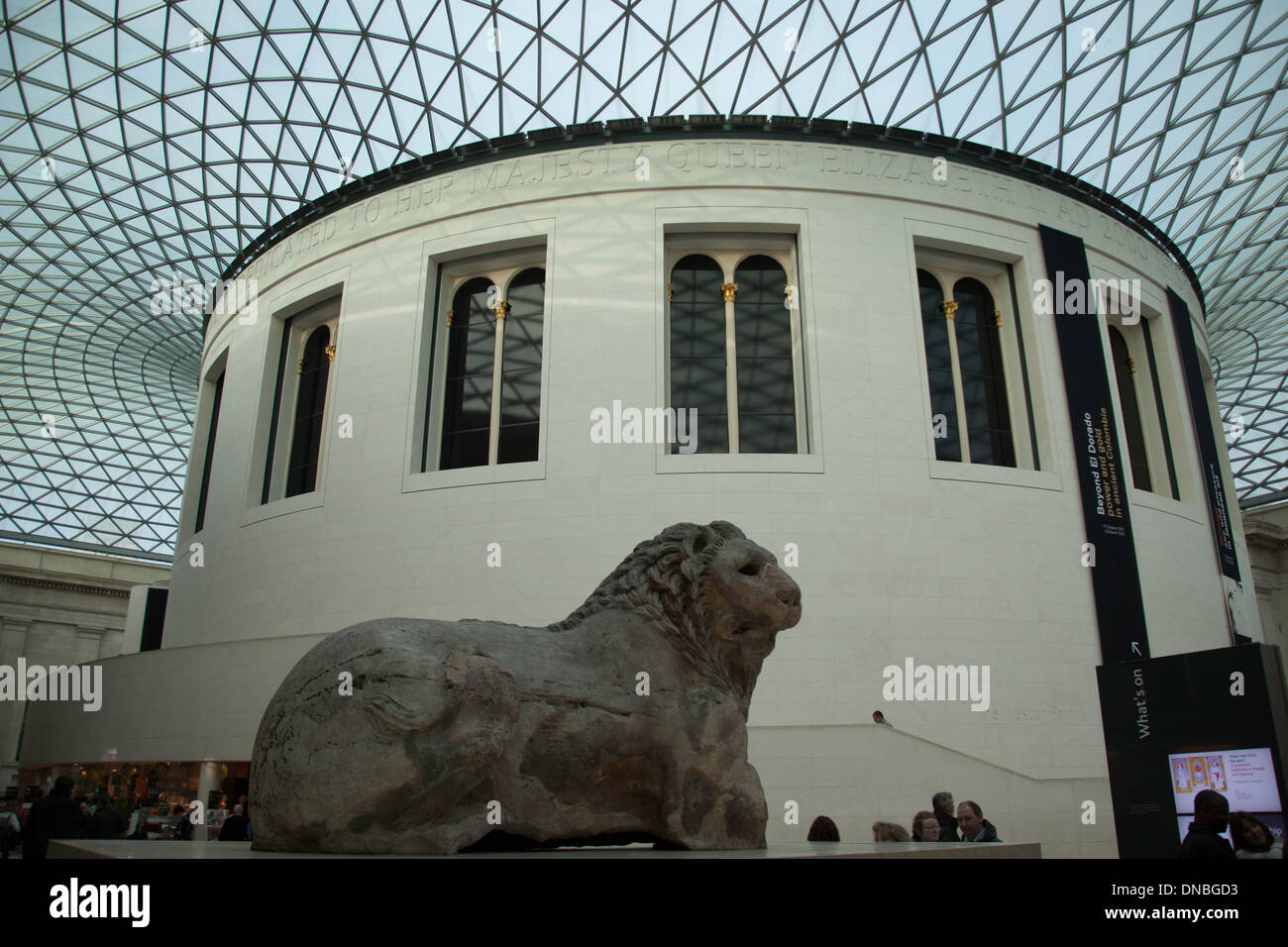 British museum london glass roof hi-res stock photography and images ...