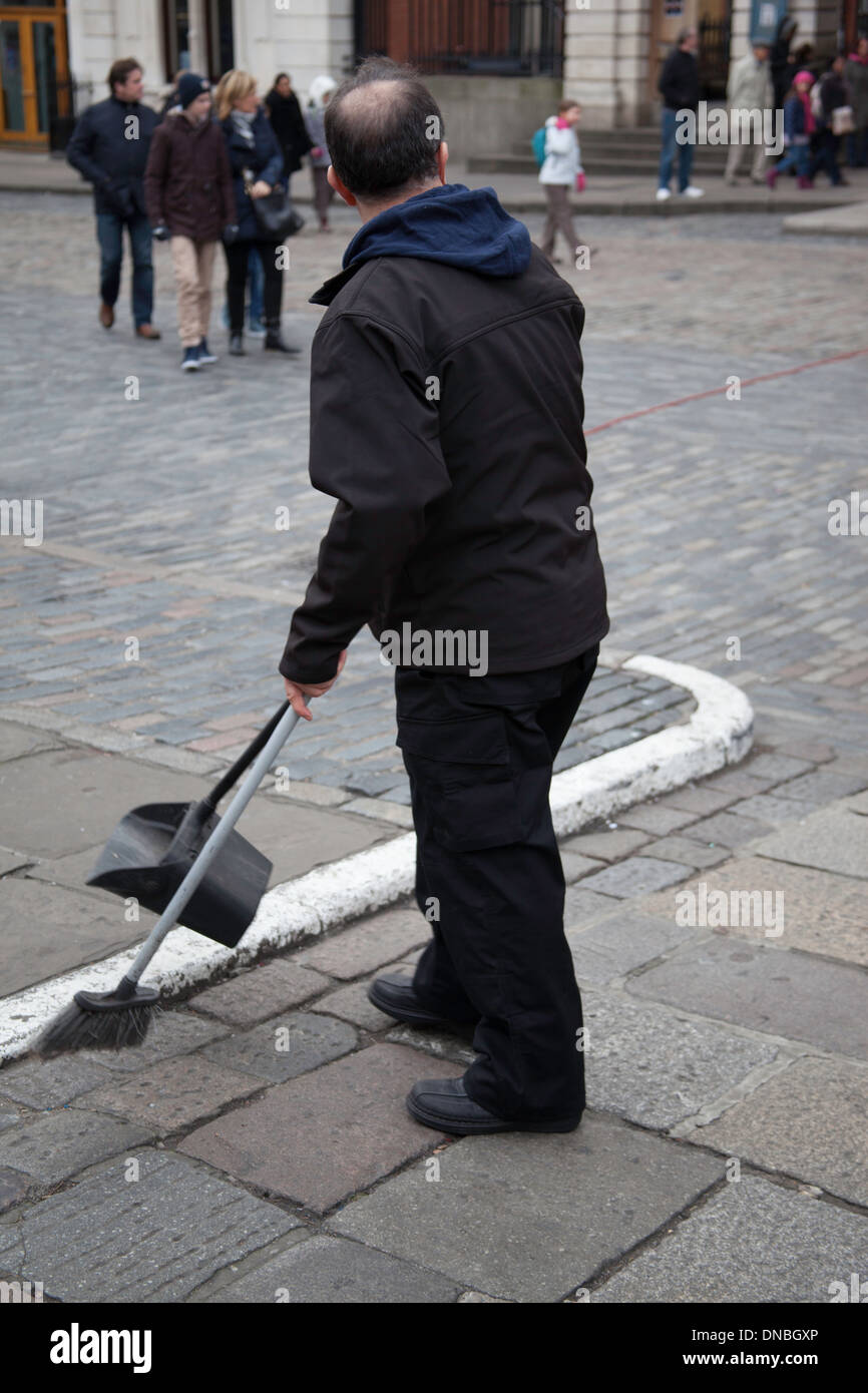 Cleaning london streets hi-res stock photography and images - Alamy
