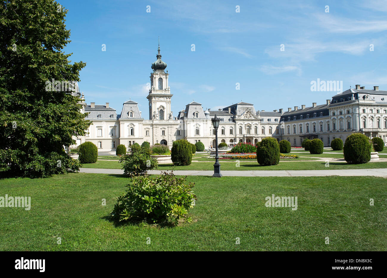 Vintage castle painting hi-res stock photography and images - Alamy