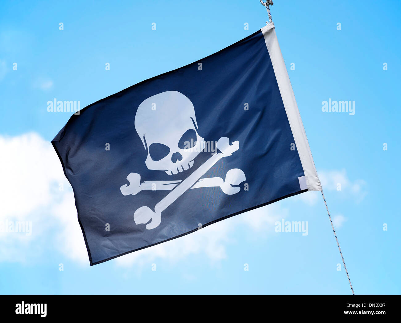 Jolly roger flag hi-res stock photography and images - Alamy