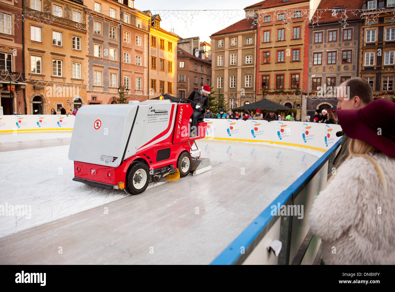 Old ice machine hi-res stock photography and images - Alamy