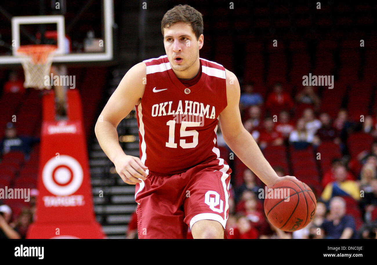 Toyota center houston basketball hi-res stock photography and images ...