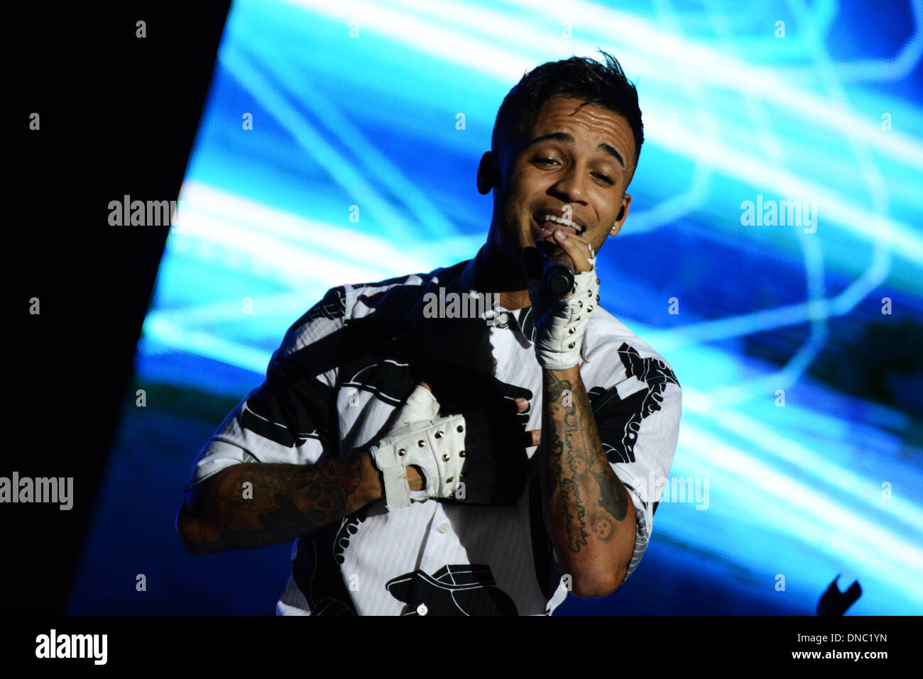 London, UK. 21st Dec, 2013. Thousands of screaming JLS fans filled the ...