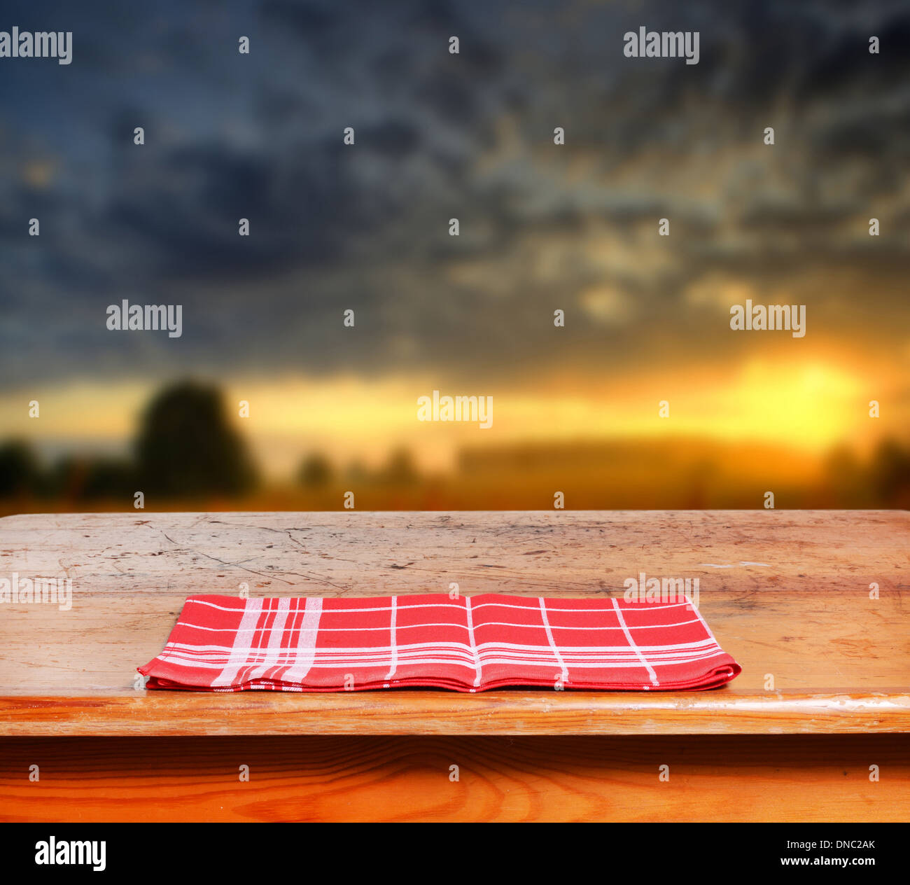 Empty tabletop for product display montages Stock Photo - Alamy