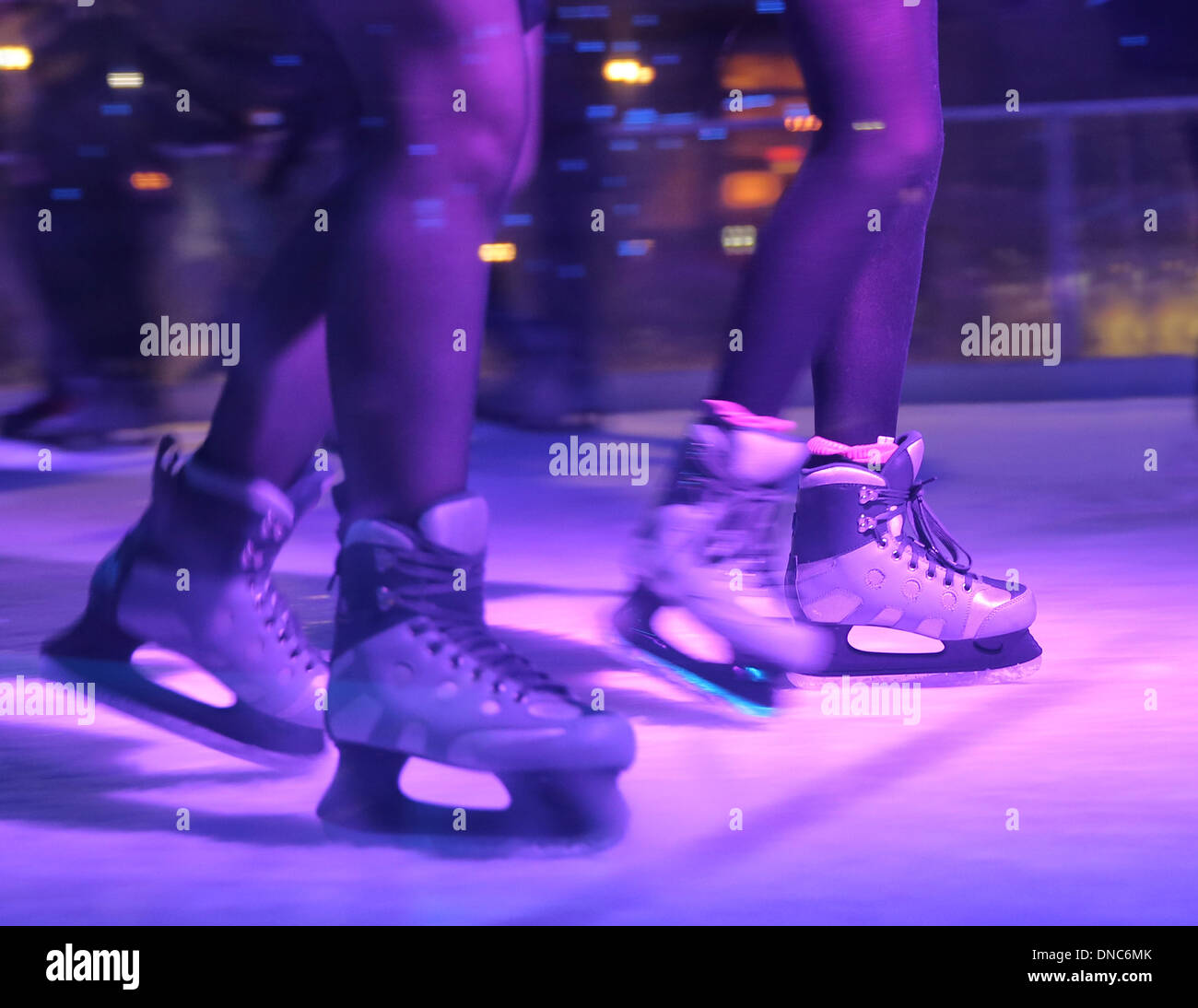 Ice skating at the london eye rink hi-res stock photography and images ...