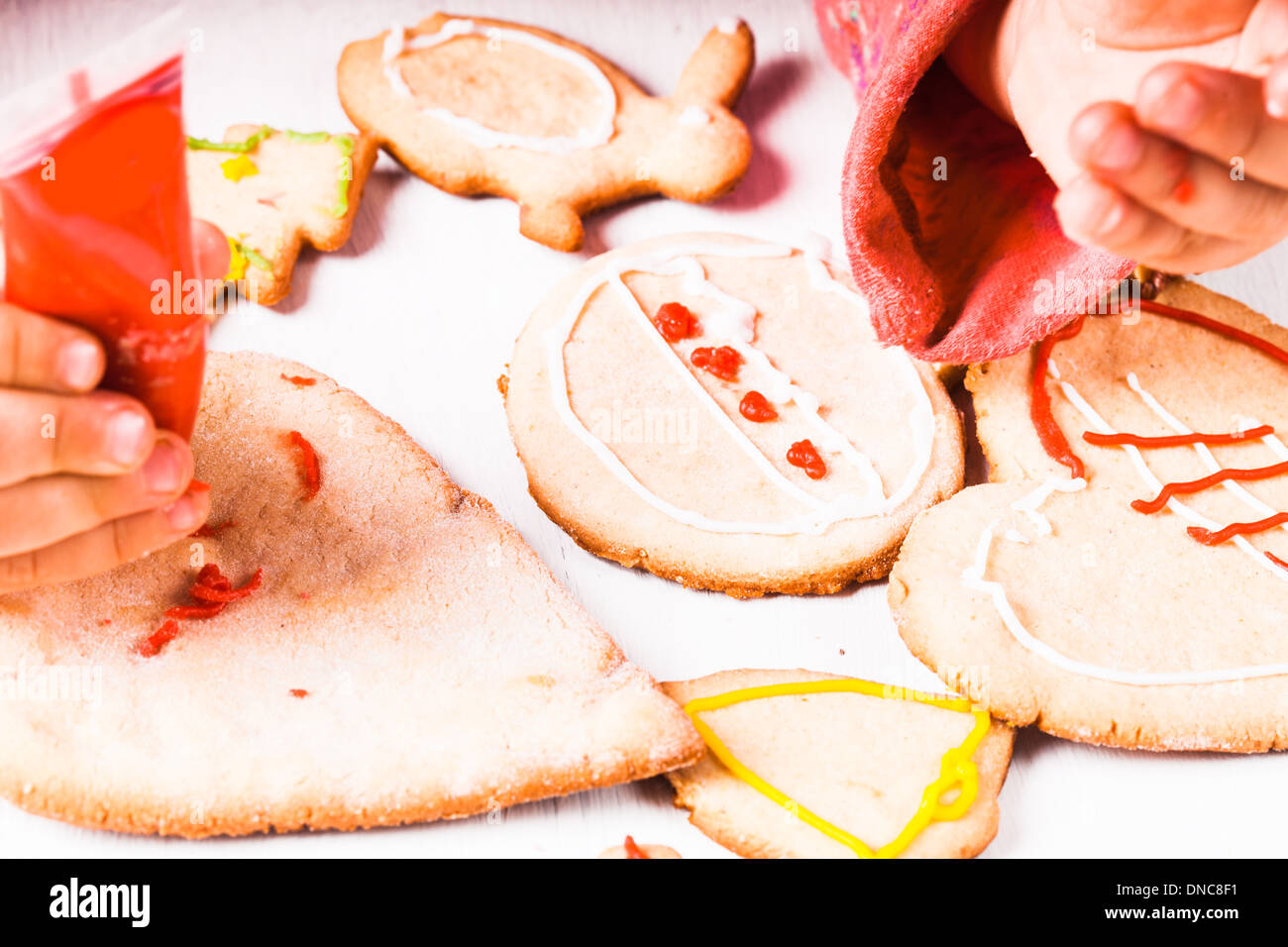 Draw on gingerbread cookies Stock Photo - Alamy