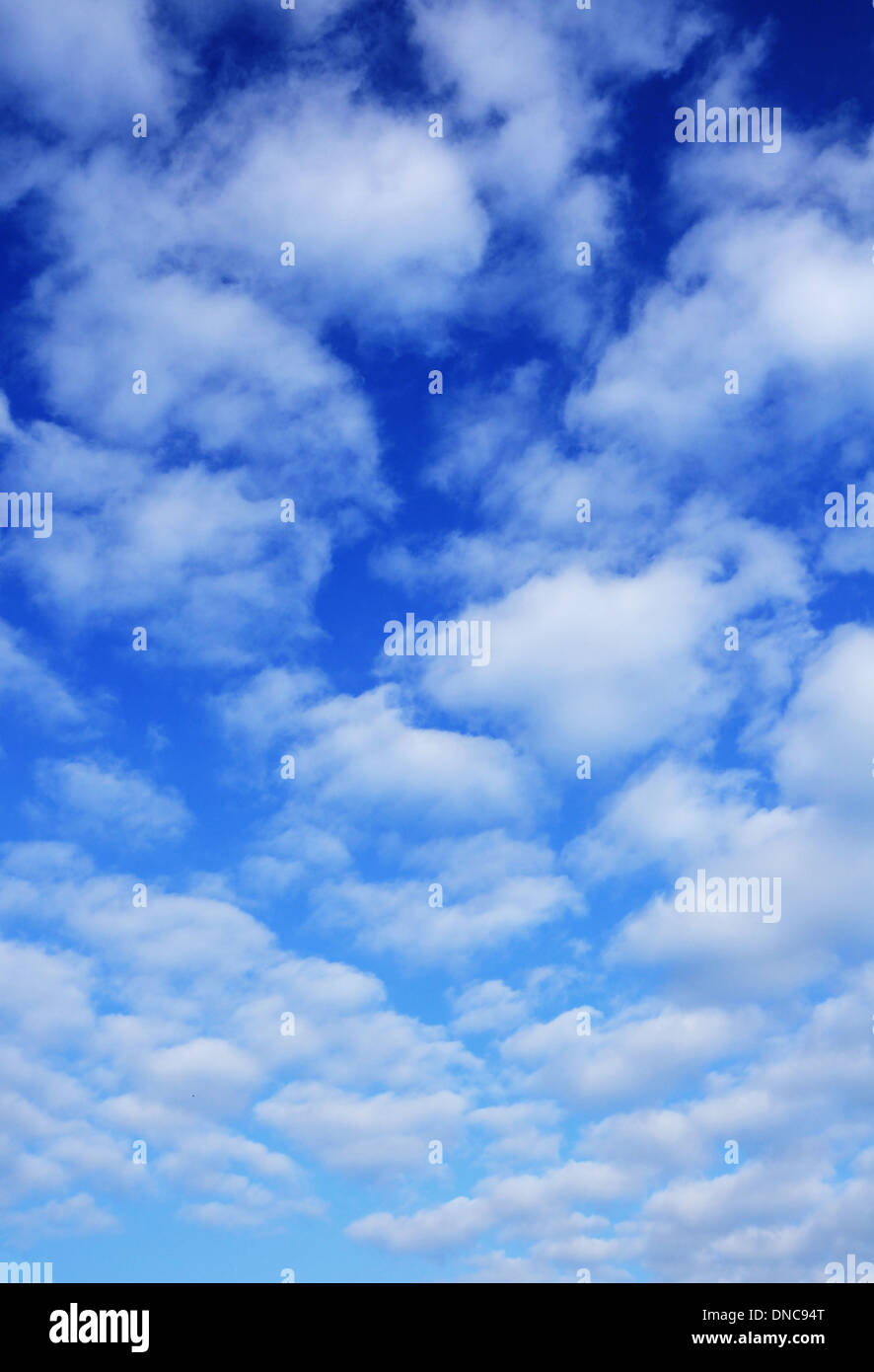 Bright vertical cloudscape Stock Photo - Alamy