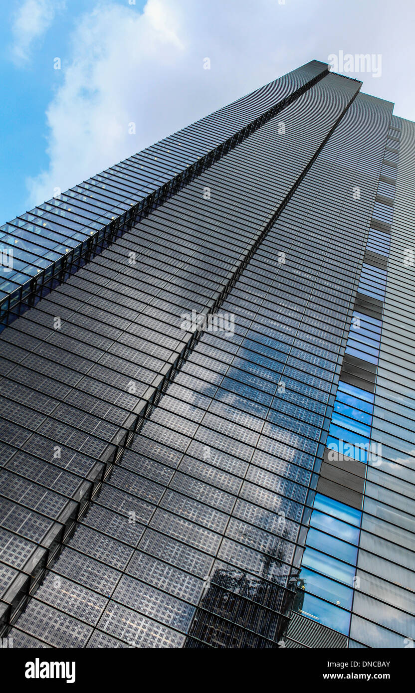 Leadenhall building exterior hi-res stock photography and images - Alamy