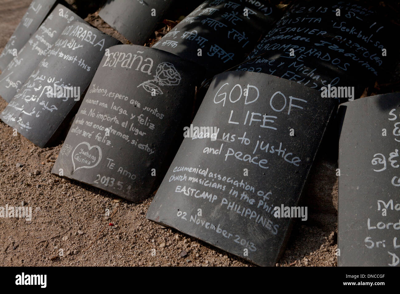 Prayers buddhist temple hi-res stock photography and images - Alamy