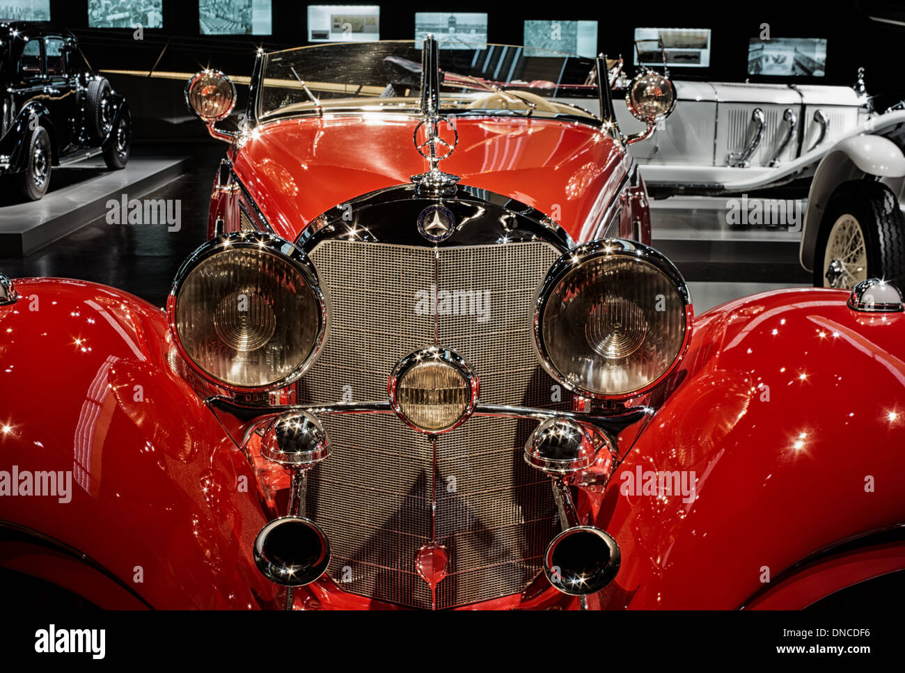 A Mercedes 500 K build in 1936 from the Mercedes Museum with a SSK from ...