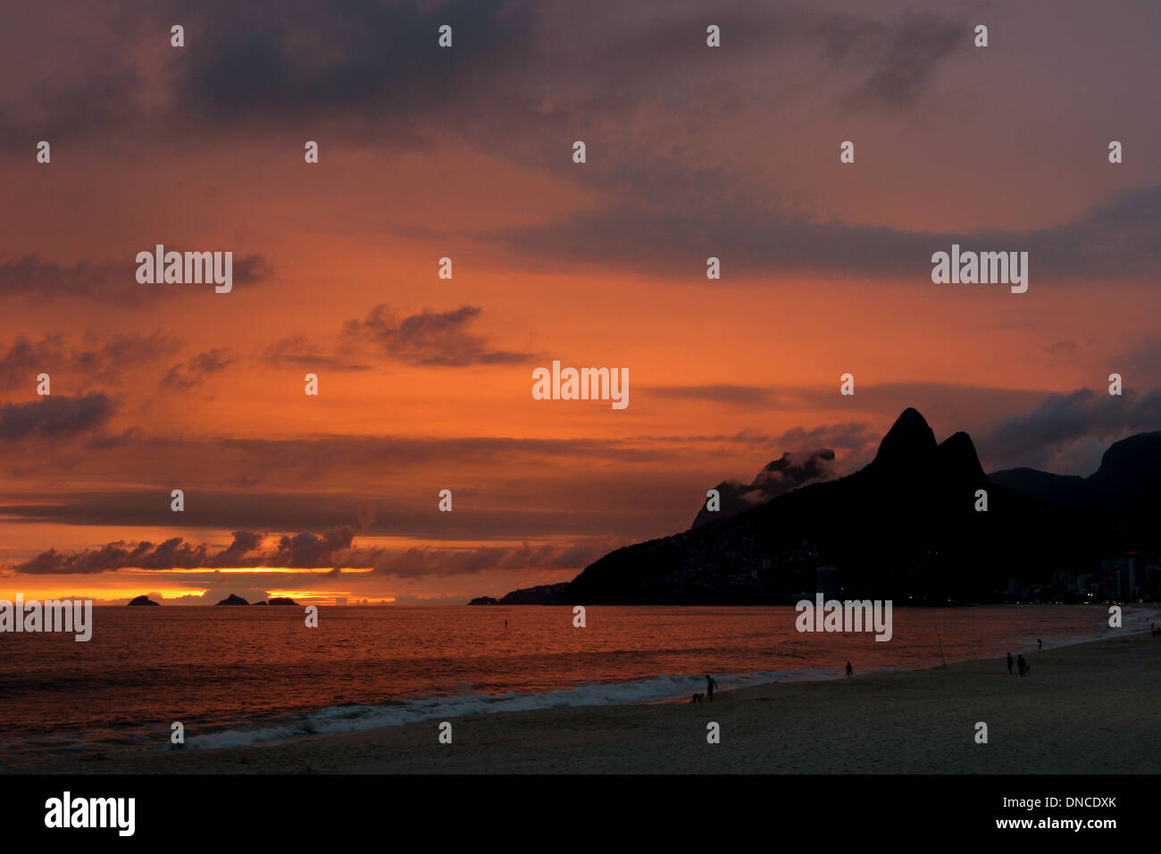 Sunset seen from Arpoador Beach. Rio de Janeiro, Brazil Stock Photo - Alamy