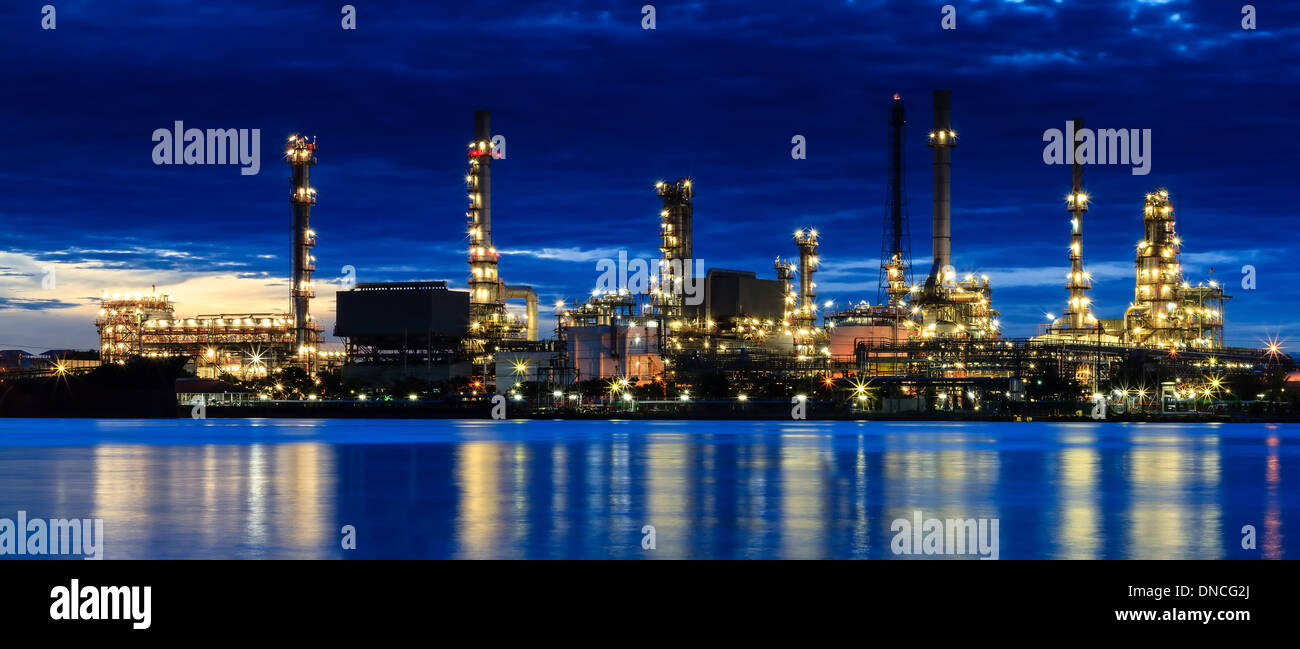 Oil and gas refinery area hi-res stock photography and images - Alamy