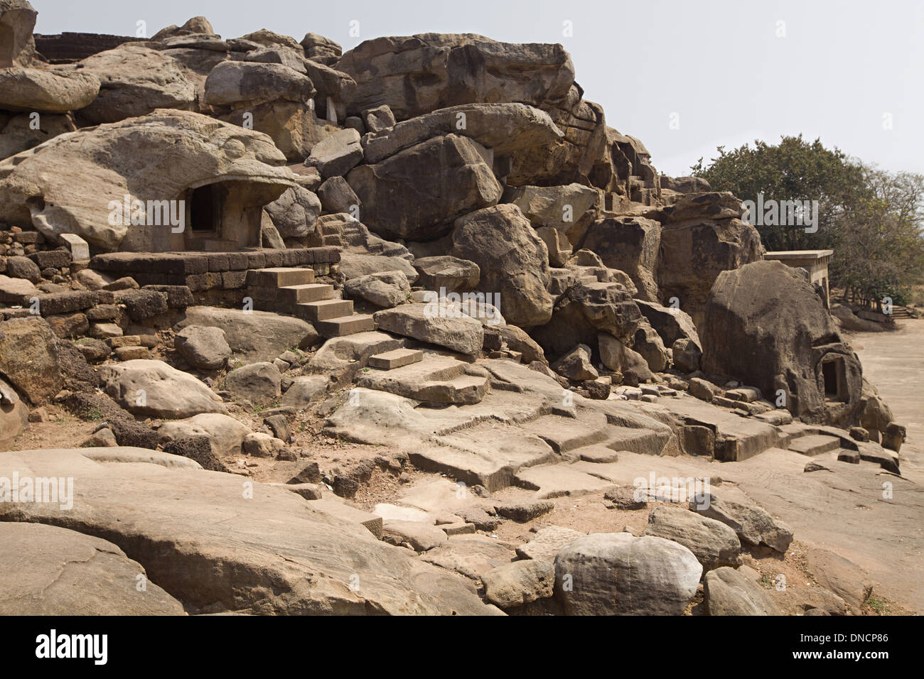 Cave facade hi-res stock photography and images - Alamy