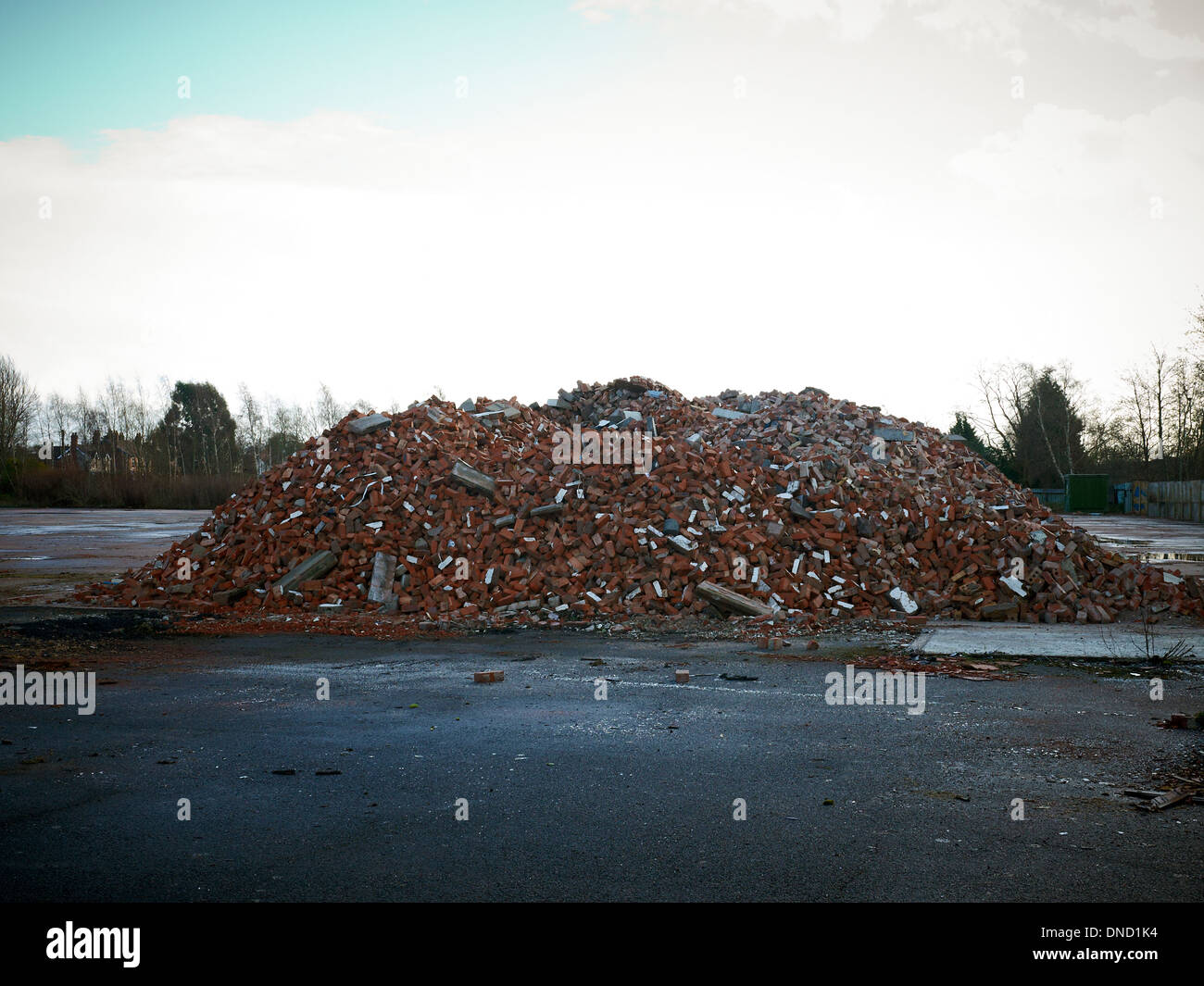 Pile of rubble hi-res stock photography and images - Alamy
