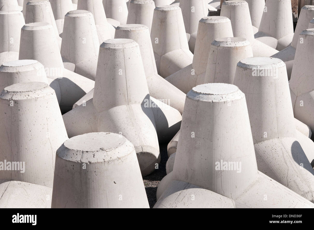 Concrete hi-res stock photography and images - Alamy