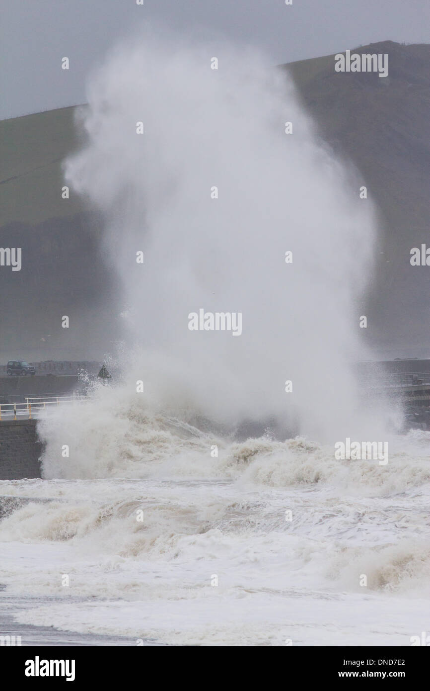 Windy rough sea hi-res stock photography and images - Alamy