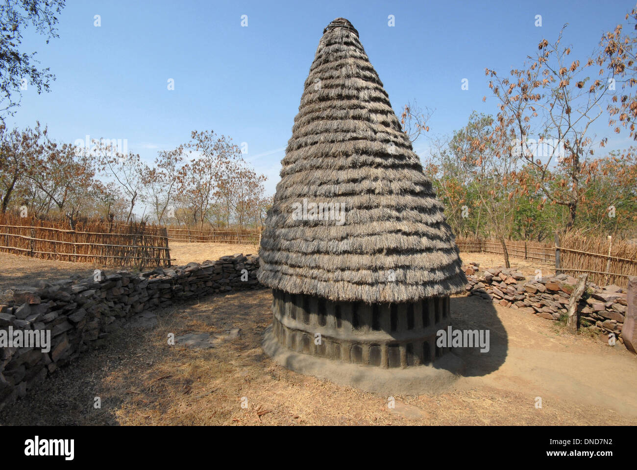 Toda tribe hi-res stock photography and images - Alamy