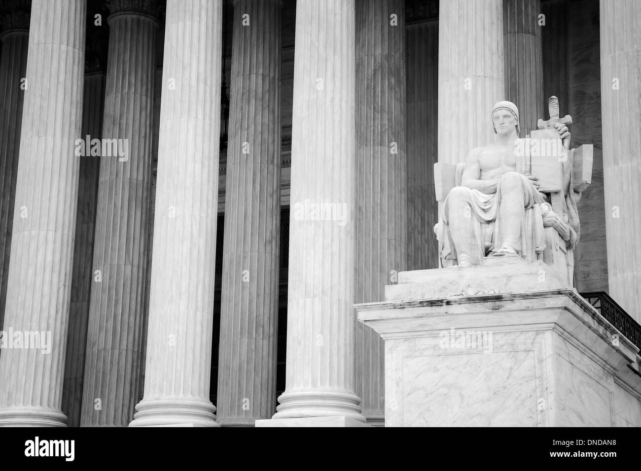 Supreme court statue hi-res stock photography and images - Alamy