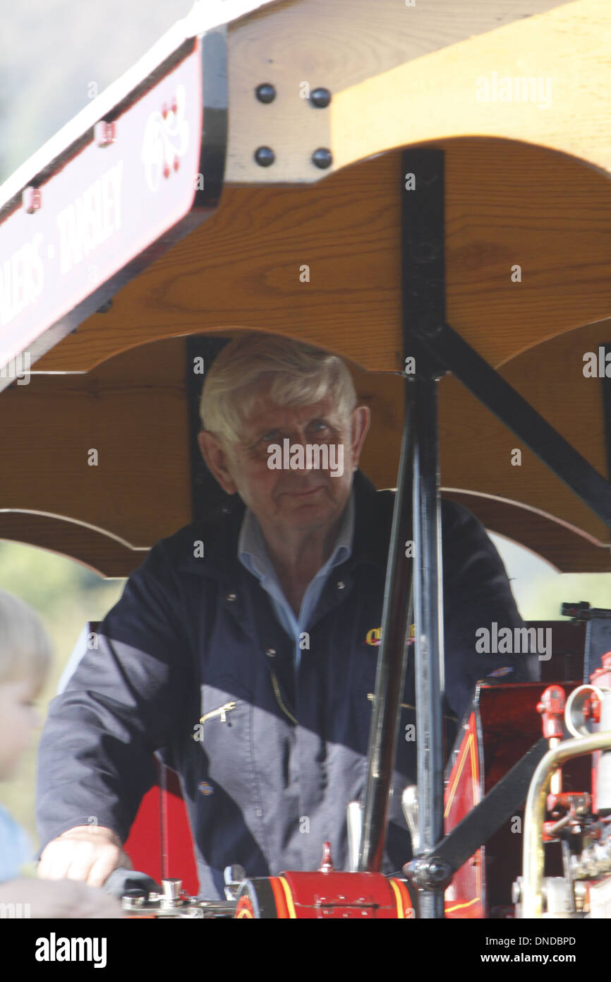 vintage traction engine Stock Photo - Alamy