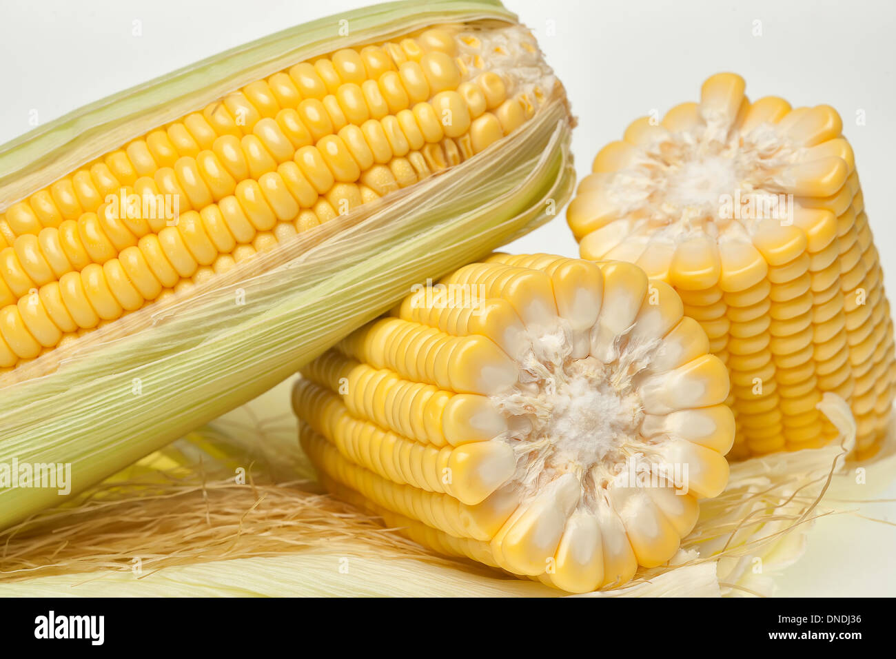 Fresh corn on the cob closeup Stock Photo - Alamy