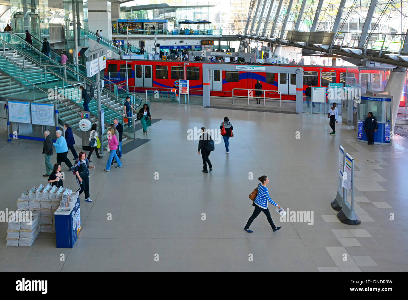 Stratford dlr station london hi-res stock photography and images - Alamy