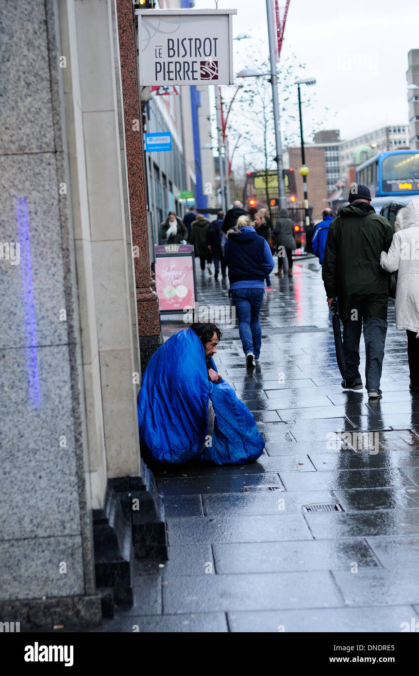 Homeless rain hi-res stock photography and images - Alamy