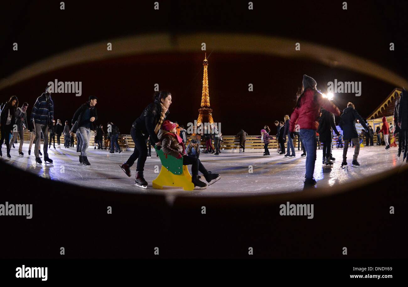 Paris ice rink eiffel hi-res stock photography and images - Alamy