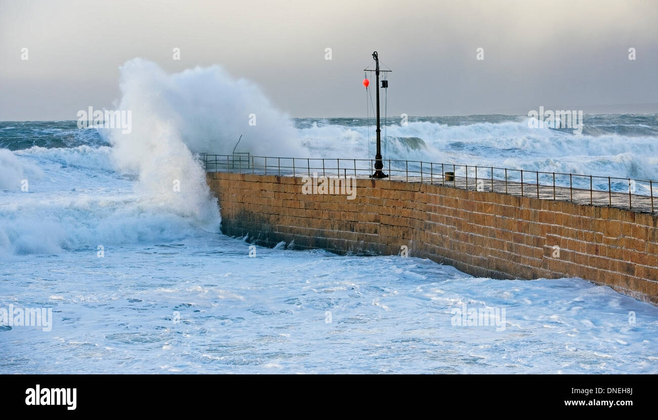 Christmas Eve winter storm with large seas and heavy winds batter ...