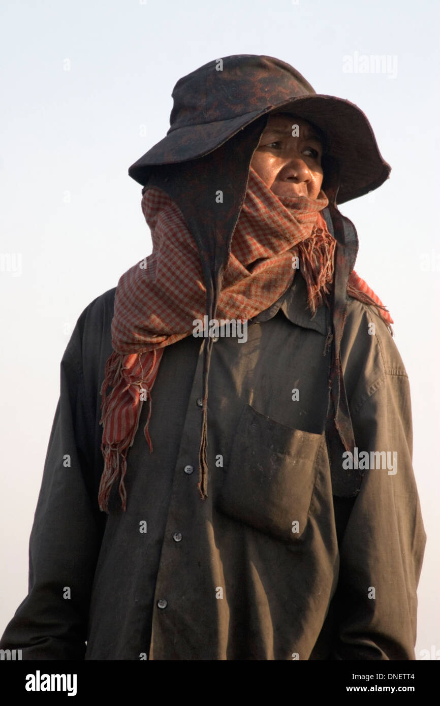 Asia recycling asia poverty human scavenger human scavengers hi-res ...