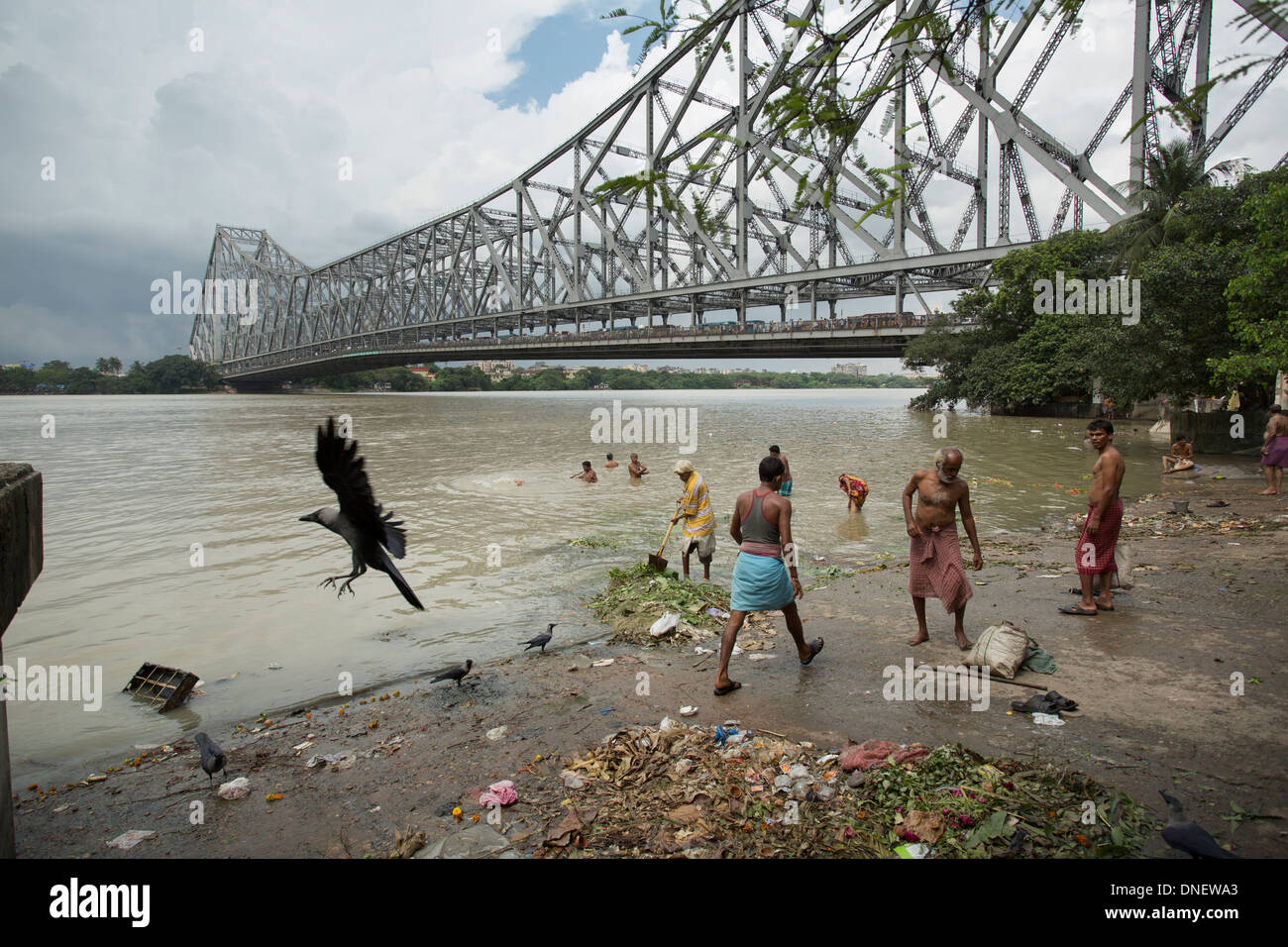 Crowded slum water pollution hi-res stock photography and images - Alamy