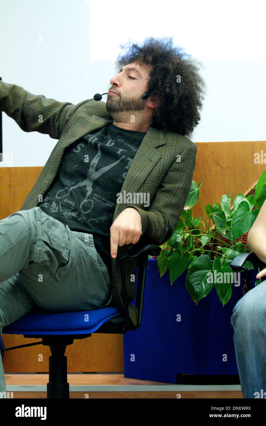 Italian comic tv hi-res stock photography and images - Alamy