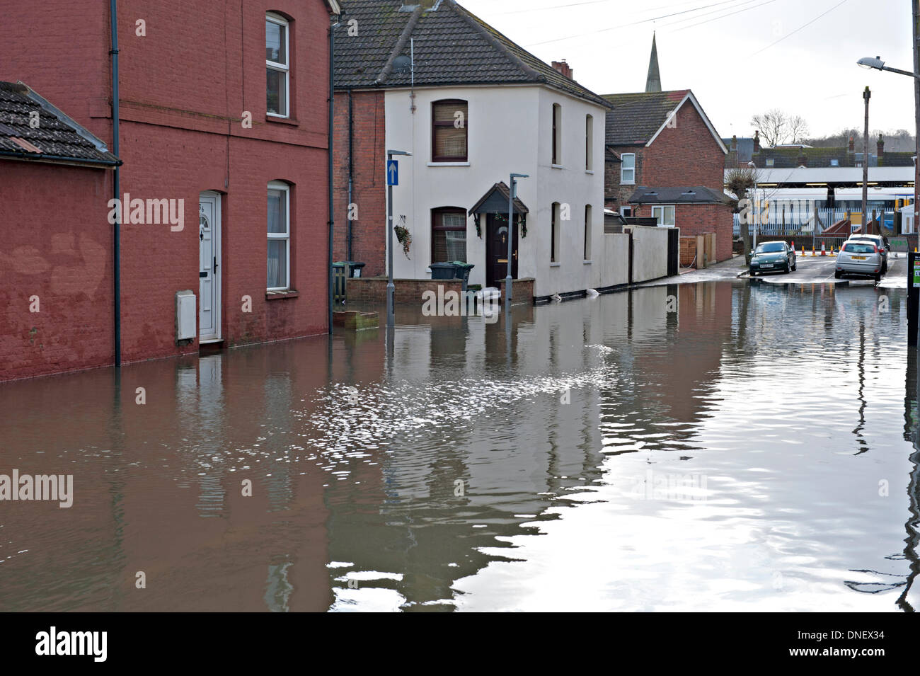 Tonbridge, Kent, UK 24 December 2013. The River Medway flooding a local ...